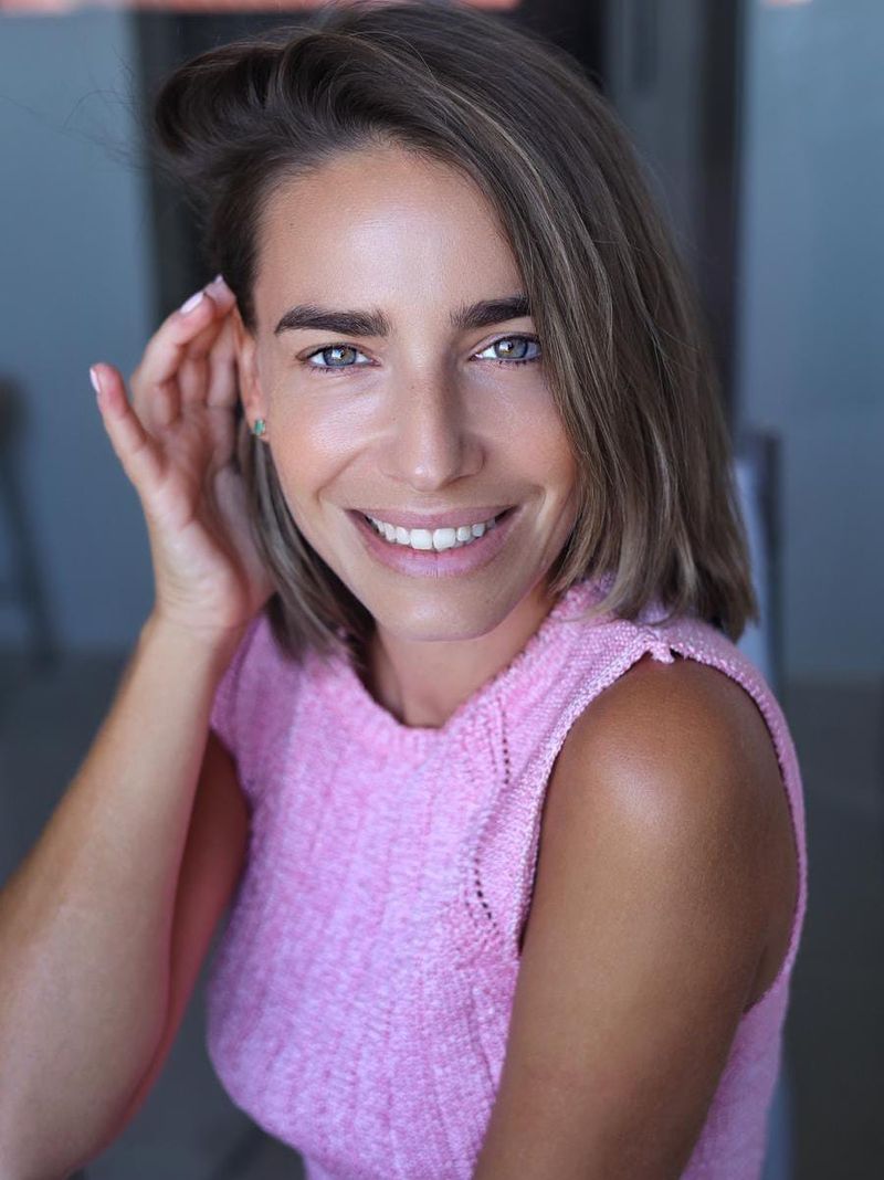 Flora González - Divinity