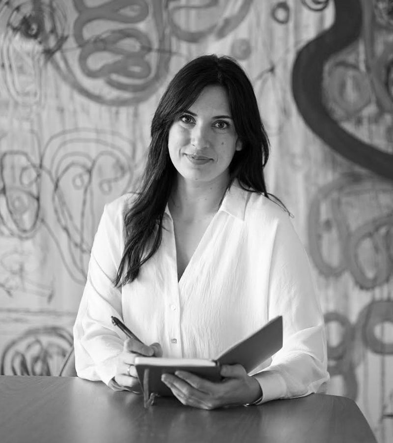 Cristina Román - Divinity