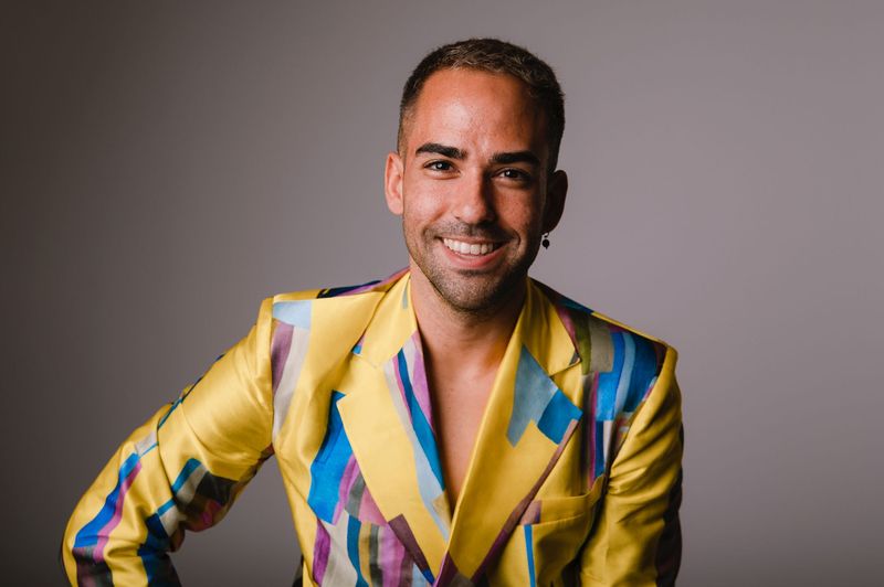 Entrevista a Mel Ömana (Benidorm Fest 2025): "Crecí gritándole al mundo ...