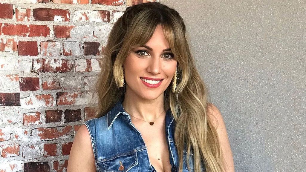 Edurne muestra su tripa de embarazada por primera vez - Telecinco