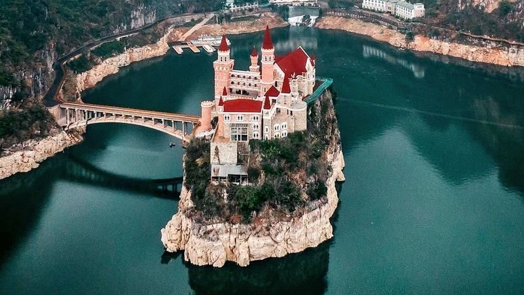 Dormir en un castillo como una princesa Disney es posible por 33 euros ...