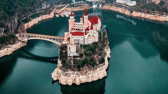 Dormir en un castillo como una princesa Disney es posible por 33 euros ...