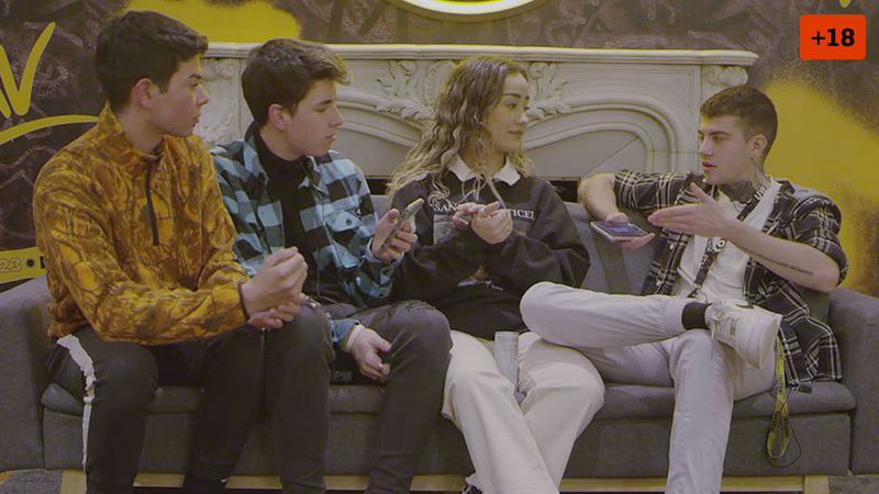 Marina Rivers enfrenta a sus amigos con su novio y teme por su relación ...