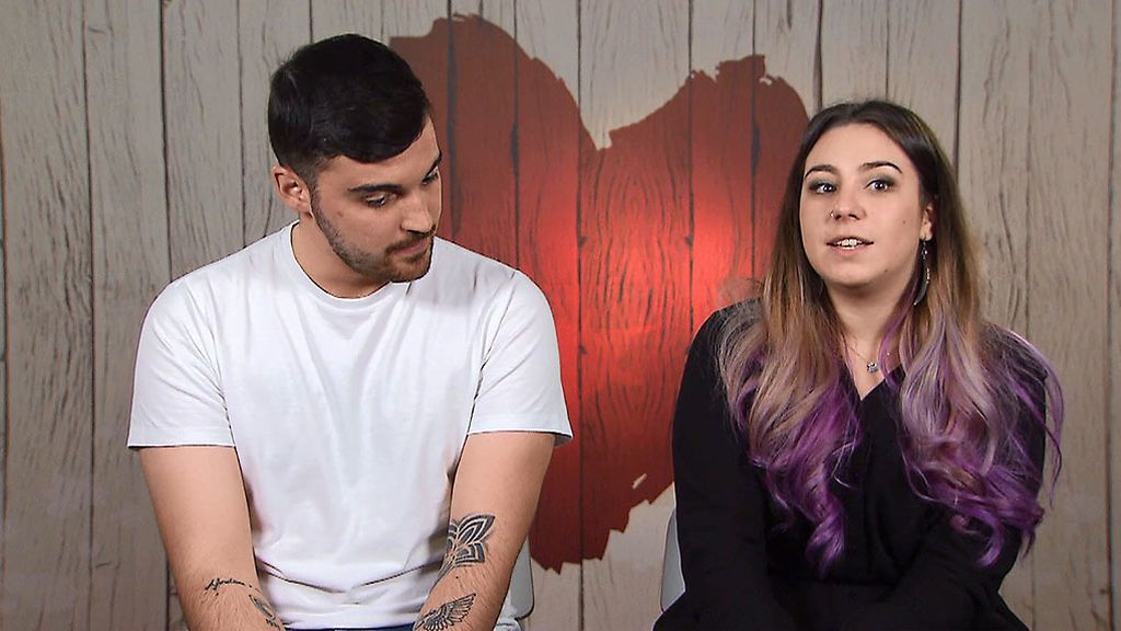 First Dates | Adrián flipa al saber que Esmeralda solo viene a “por la ...