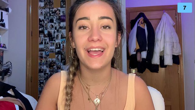 Marina Riverss intenta ligar con famosos e influencers mandándoles ...