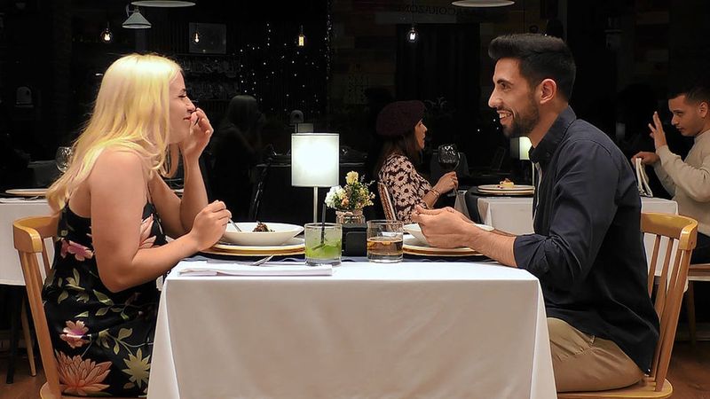 First Dates | Juan, sobre la reducción de pecho de Lidia: “Te volvieron ...