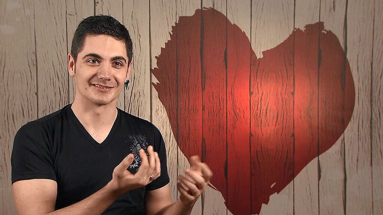 First Dates | Kevin: “Me dejó porque no podía caminar después de…”