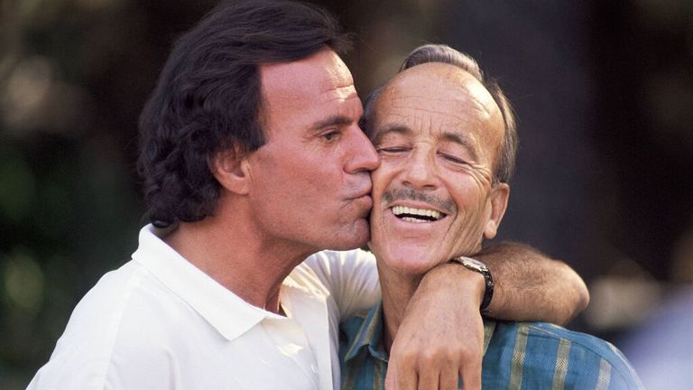 Qué fue de los hijos de Papuchi y Ronna, hermanos de Julio Iglesias - NIUS