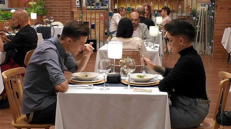 First Dates | Andrea respeta los tiempos de Alejandro y que no quiera ...