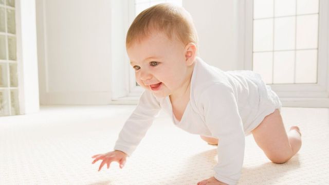 Ocho tipos de gateo en bebés: de cangrejo al rodante - Divinity