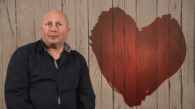 First Dates | Joan recorre el mundo con sus olivas en el bolsillo