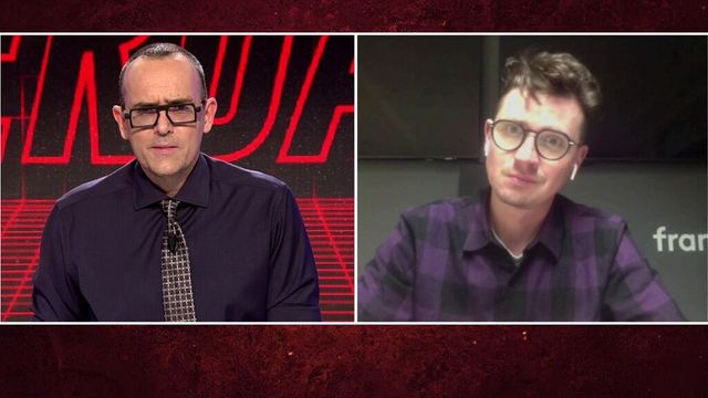 Un periodista ruso habla del cierre de su canal de televisión por ...