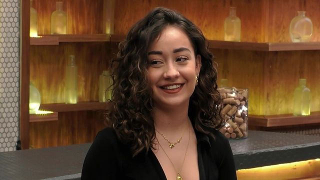 Marina Rivers aparece por sorpresa en el restaurante de 'First Dates'