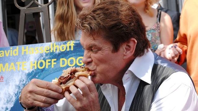 Famosos locos por los perritos calientes