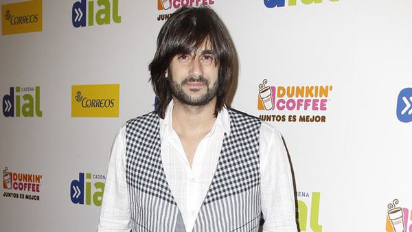 Rastas, alisado japonés, rizado... Melendi y su pelo: sus ...