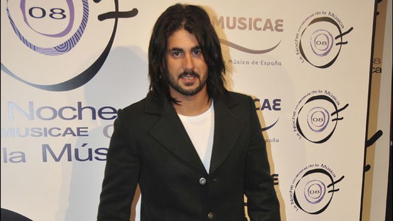Rastas, alisado japonés, rizado... Melendi y su pelo: sus ...