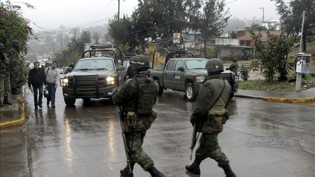 Catorce muertos en enfrentamiento entre soldados y sicarios en este de ...