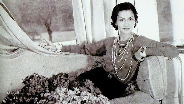 ¿Eres Chanel-adicta? Diez cosas que no te puedes perder en su centenario