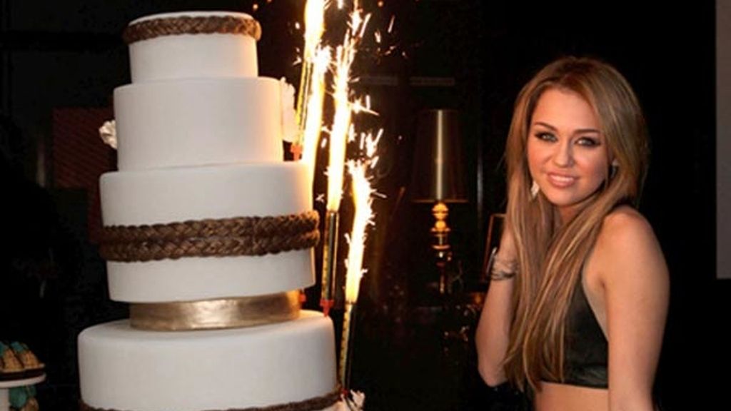 Miley Cyrus, sus 18 años, en imágenes