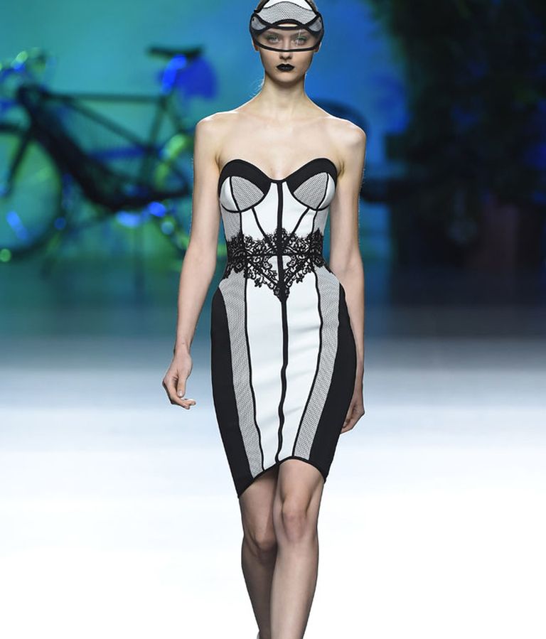 El `tropical-goth’ de Maya Hansen