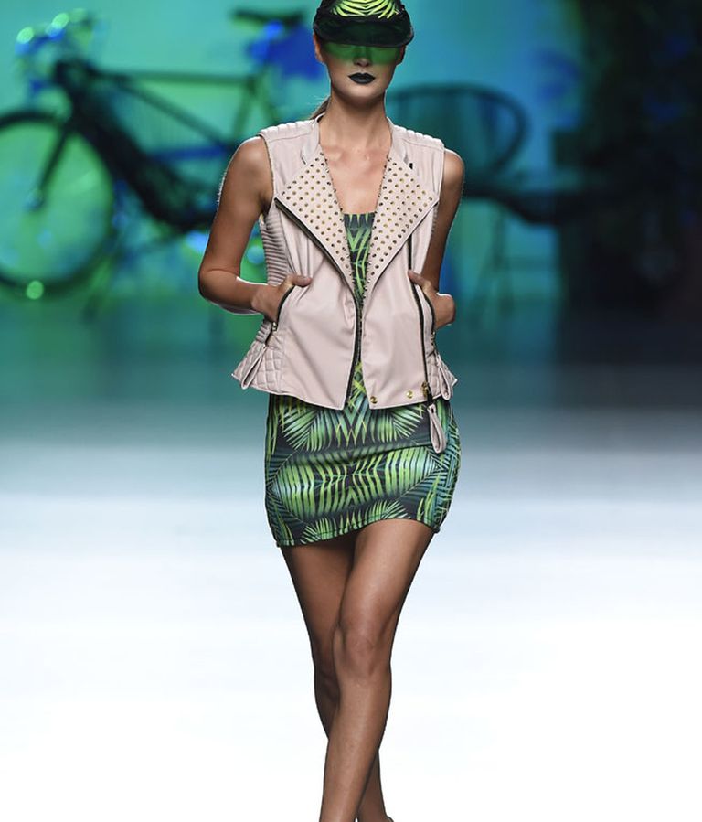 El `tropical-goth’ de Maya Hansen