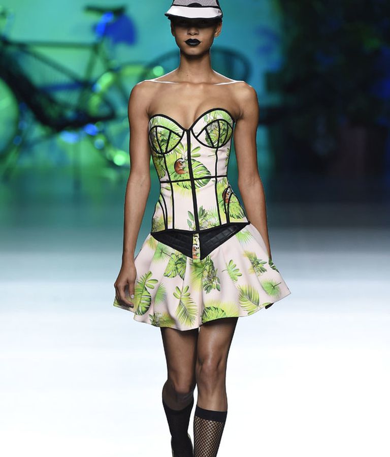 El `tropical-goth’ de Maya Hansen