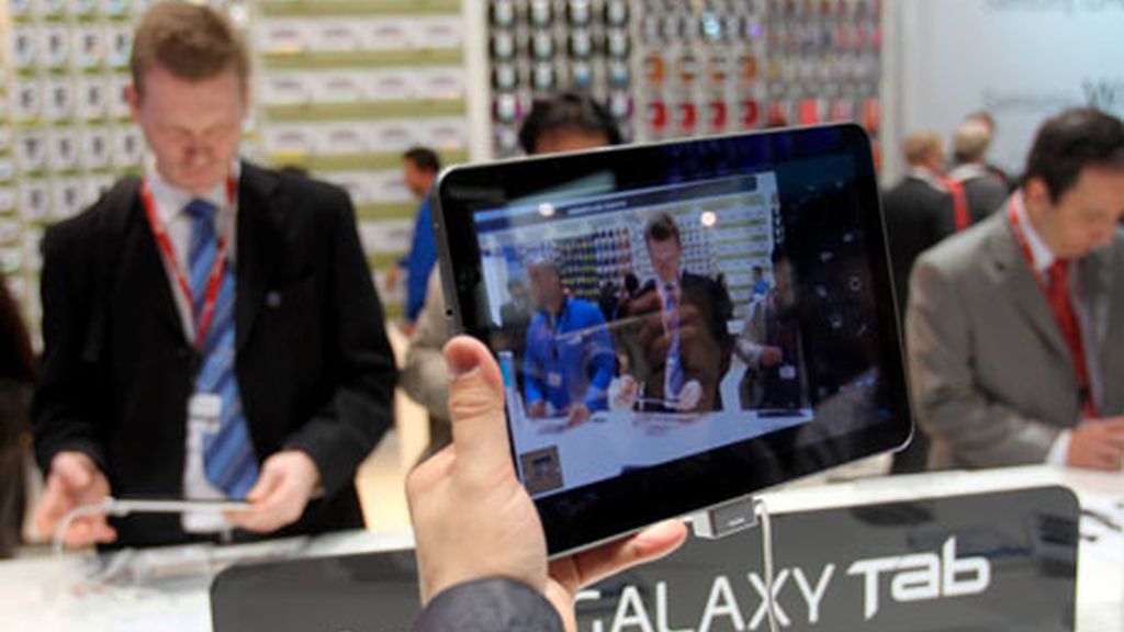 Samsung presenta la segunda versión de su tableta y el nuevo móvil ...