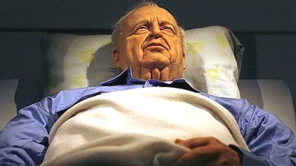 El arte nos regala una imagen inédita: Ariel Sharon en coma