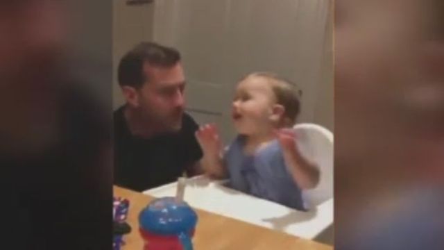 El increíble dúo rapero de un padre y su bebé