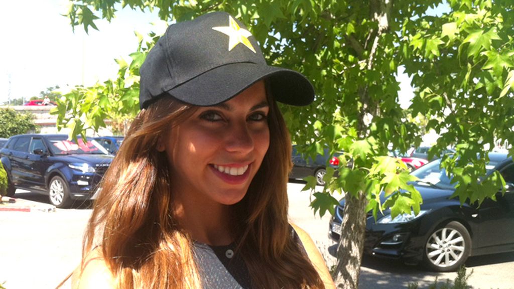 Los Presentadores De Mediaset Se Ponen La Gorra Del Verano