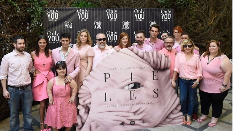 Netflix produce el primer largometraje de Eduardo Casanova, 'Pieles'