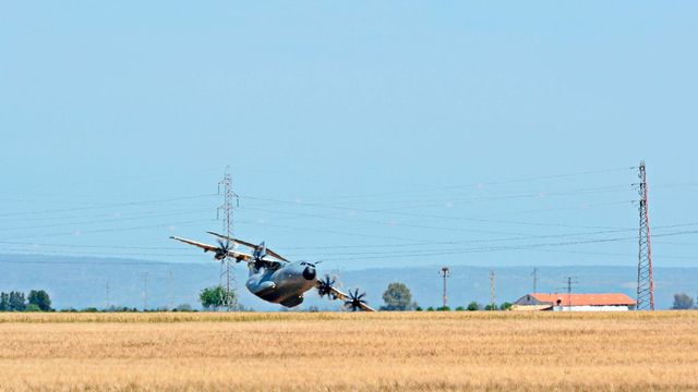 Imágenes inéditas del accidente del A400M en Sevilla usadas en la ...