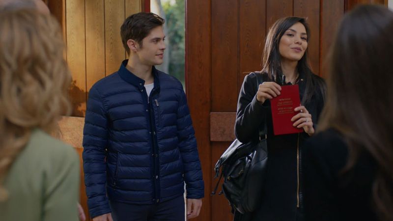 Kara Sevda | Nihan sospecha que Emir está detrás del matrimonio de Ozan y Zeynep