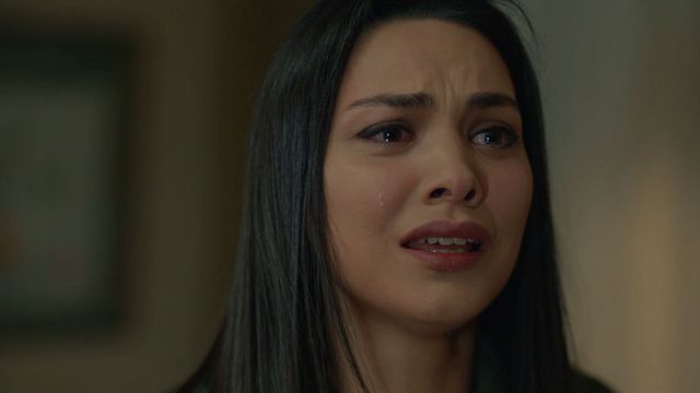 Zeynep confiesa que está enamorada de Emir - Kara Sevda