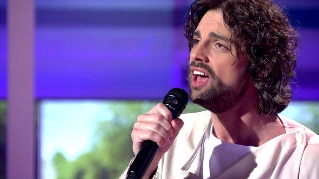 Christian Escuredo interpreta un fragmento de '33, El Musical' | Ana Rosa