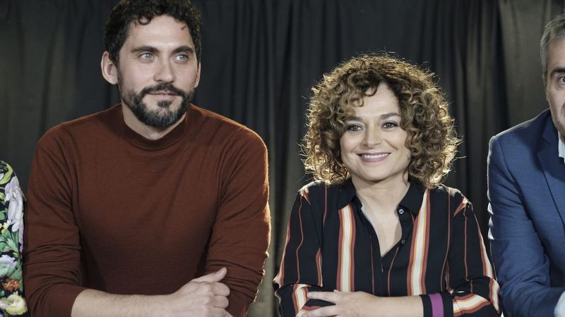 Paco León homenajea a su mujer con una foto con sus hijos - Divinity