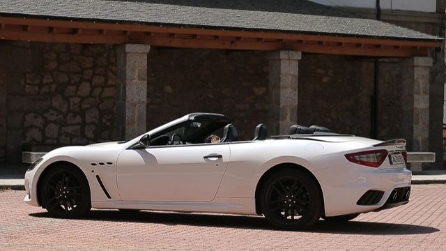 Nos subimos al Maserati GranCabrio MC, uno de los descapotables más ...