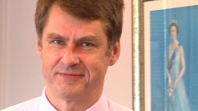 El embajador británico en España busca a Lourdes de Burgos - NIUS