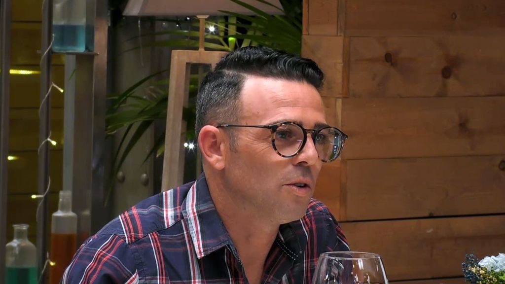 Nicolás se incomoda por la forma de comer de Francis: "No lo he visto ...