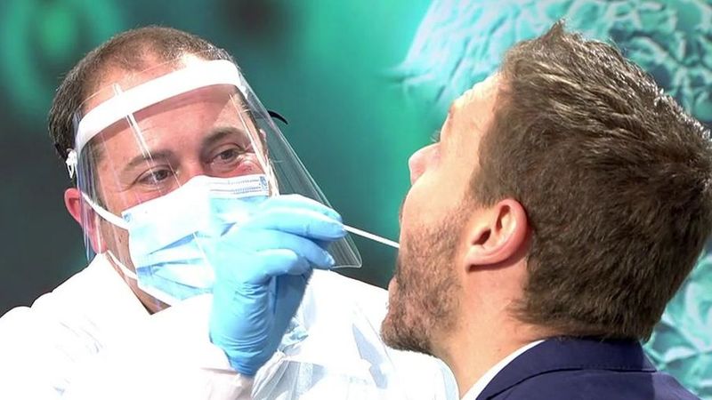 Jano Mecha se somete en directo a un PCR de coronavirus | El Programa ...