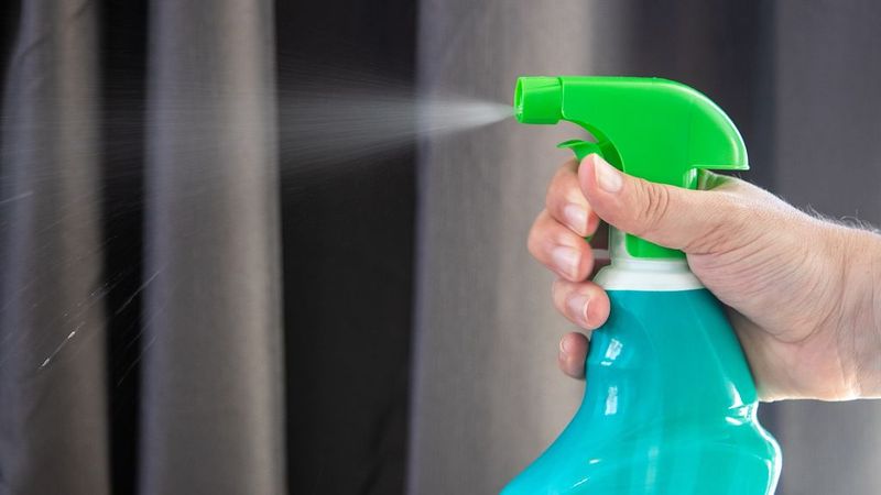 Una niña, hospitalizada tras beber lejía