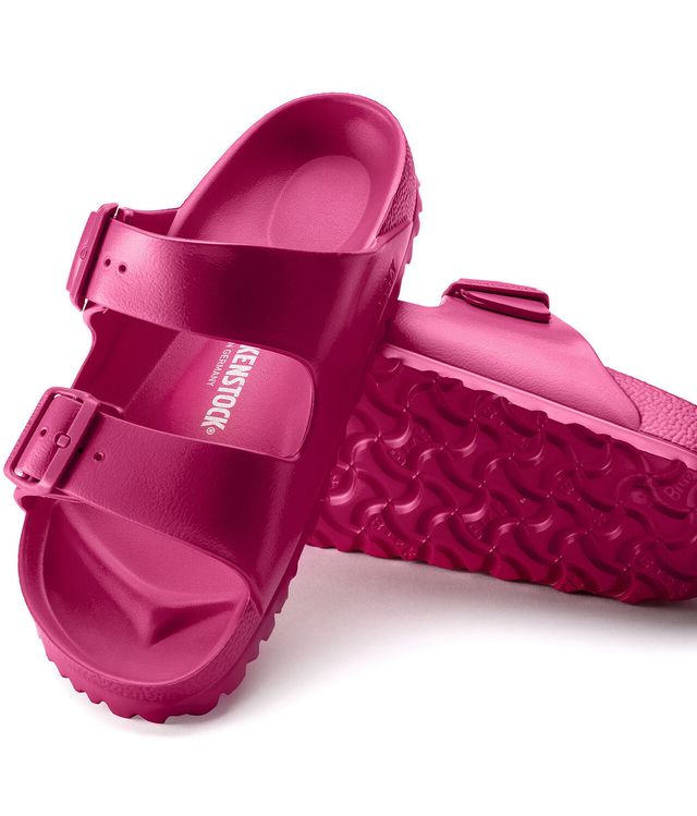 Las 12 chanclas con más estilo para la playa y la piscina - Divinity