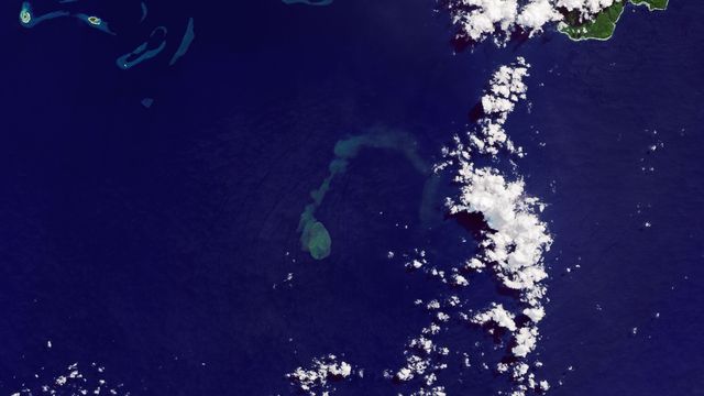 La NASA capta la erupción de un ‘Sharkcano’