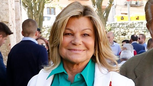 Cari Lapique posa con todos sus nietos - Divinity