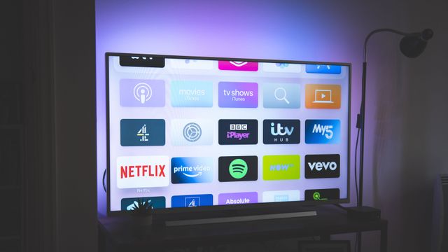 Cómo apagar tu TV cuando empiezas a roncar con Alexa