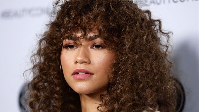 Pixie diffusing: qué es y cómo aplicarlo en tu pelo rizado - Divinity