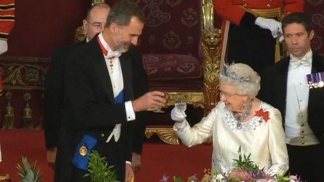 El parentesco que une a Juan Carlos I con la reina Isabel II