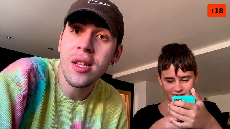 Jorge Cyrus cotillea el móvil de su hermano y encuentra algo comprometido