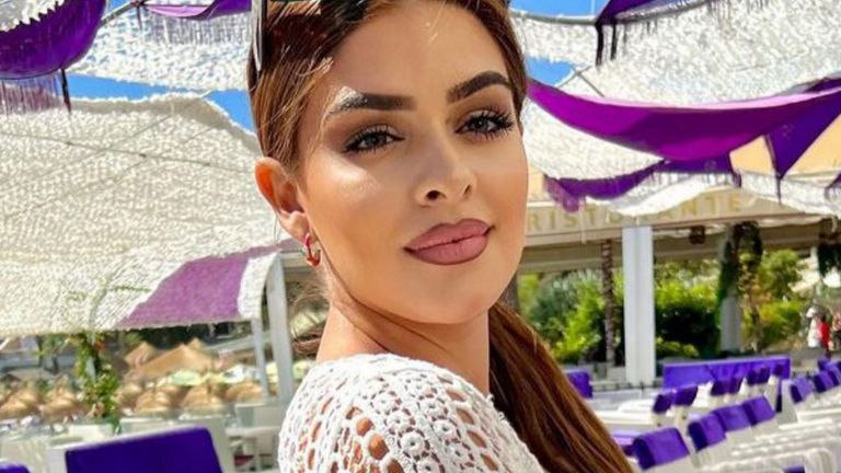 La Rebe comparte la original manera que tiene para dormir a su sobrina ...