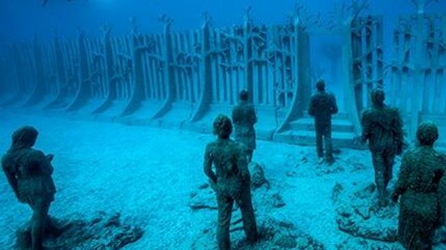 Este es el único museo submarino de España con 300 esculturas
